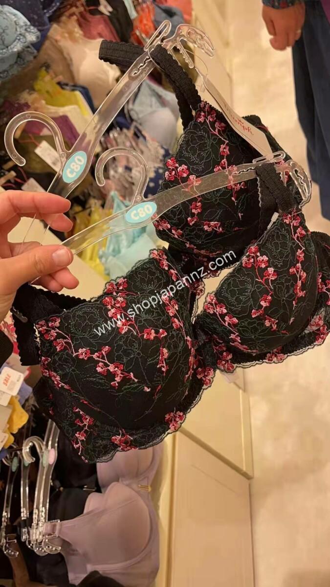 Triumph Black Lace Set 80B(M) 80C(L) 黛安芬内衣套装 | Shop Japan